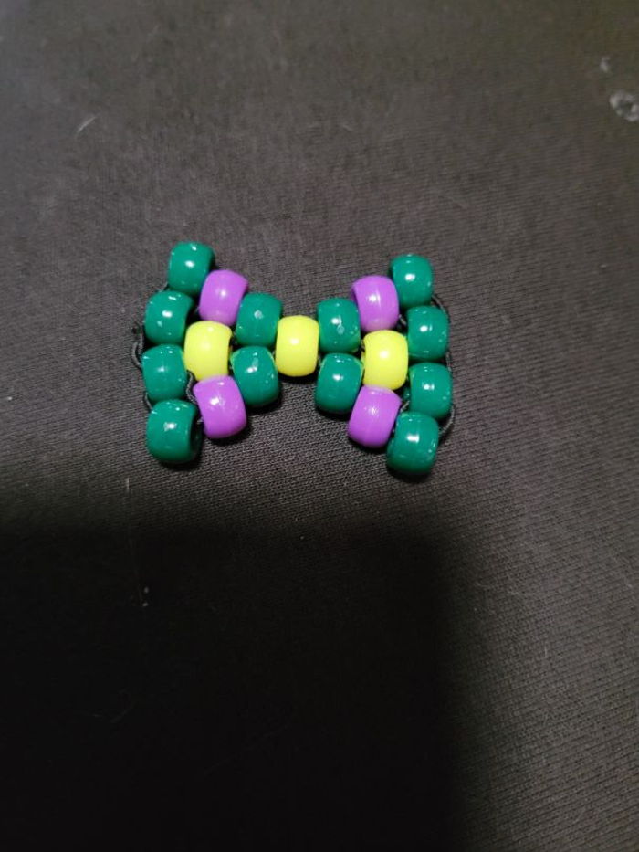 kandi bow tie charm! by LoveLy_ScoTTy - Kandi Photos on Kandi Patterns