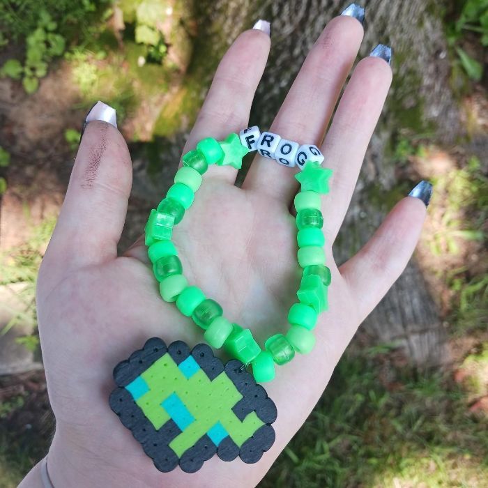 frog kandi by Haileyyy_666_ - Kandi Photos on Kandi Patterns